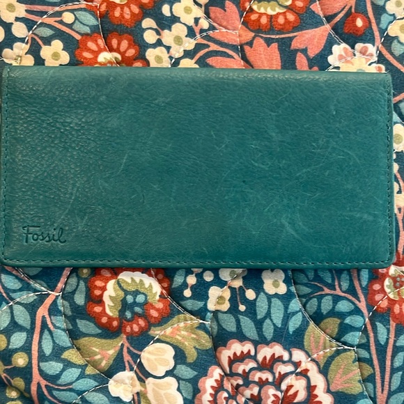 Fossil | Bags | Fossil Slim Bifold Wallet | Poshmark